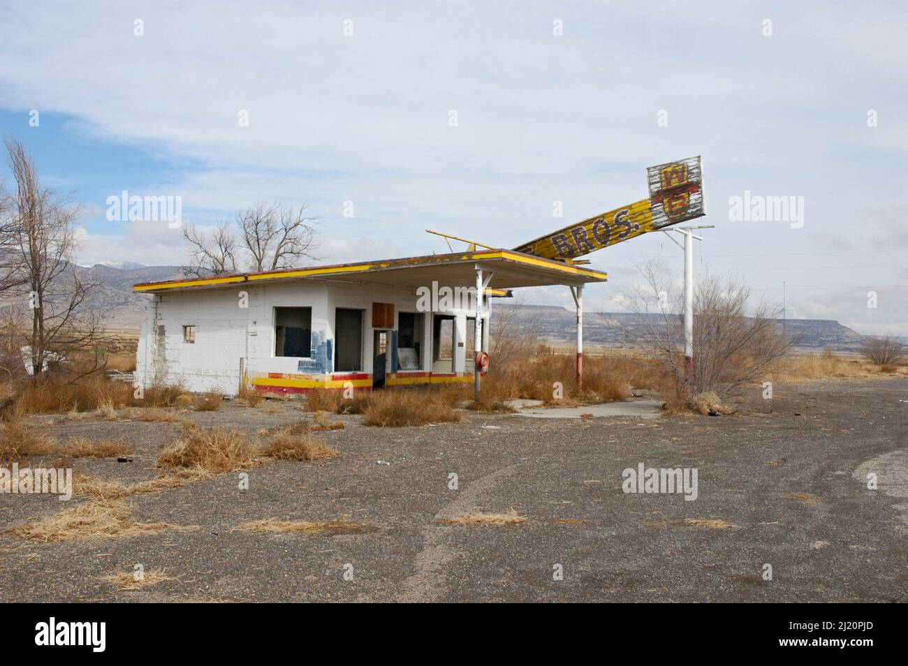 Deserted Route 66 Whiting Brothers gas station, New Mexico, Santa Rosa ...