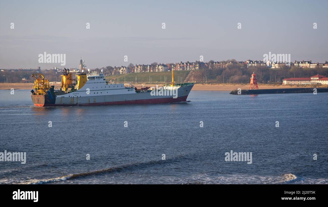 Tynemouth ship river tyne hi-res stock photography and images - Alamy