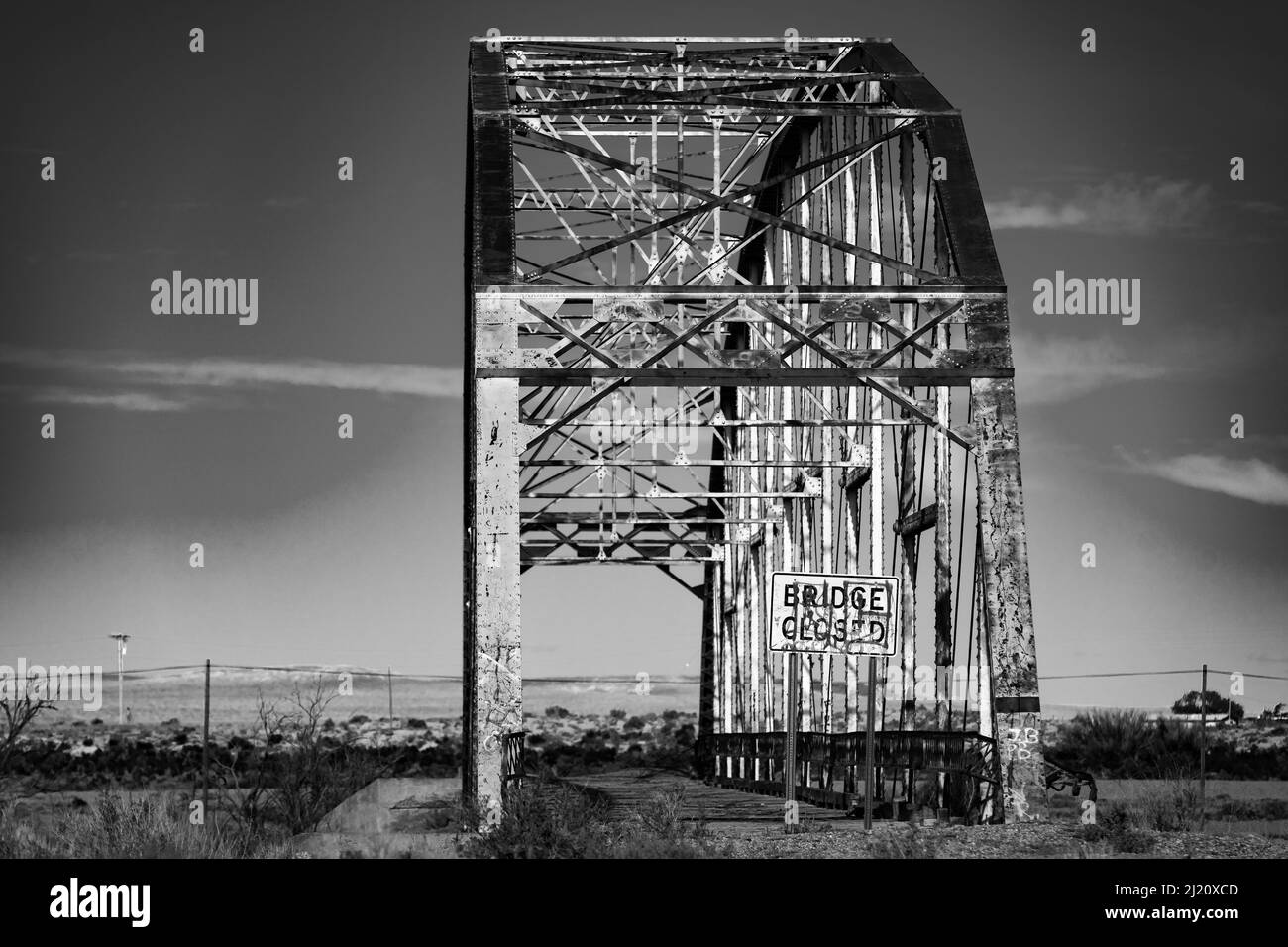 Abandoned old bridge in the desert Stock Photo - Alamy