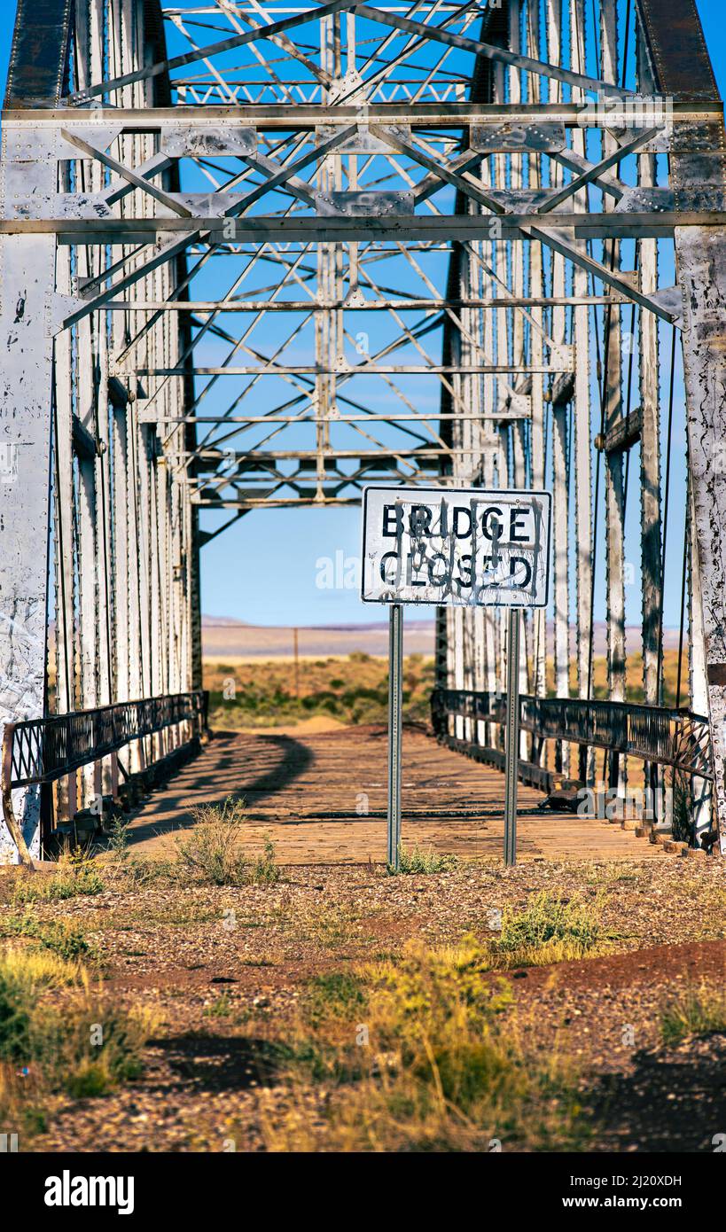 Abandoned old bridge in the desert Stock Photo - Alamy