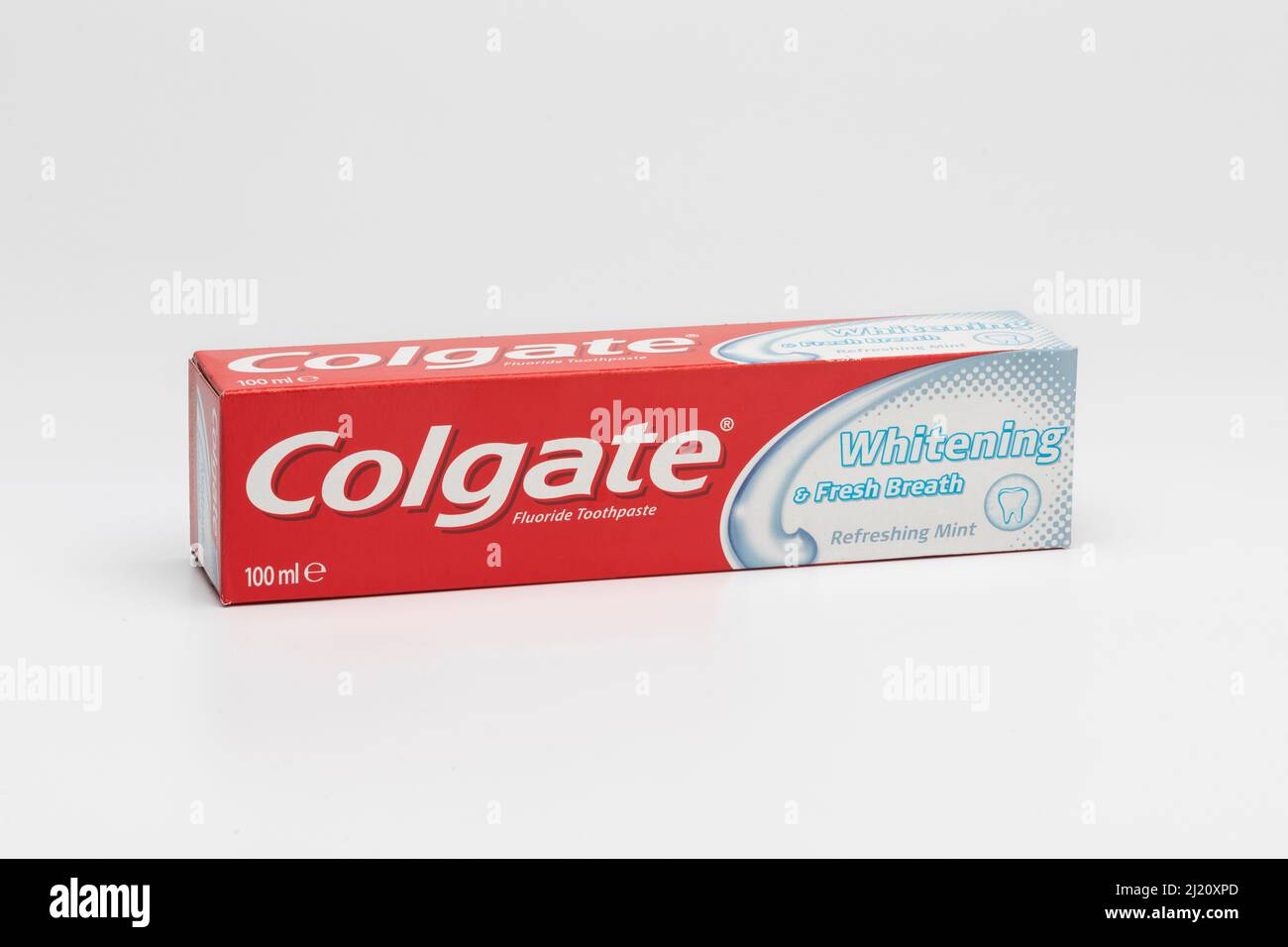A box of Colgate Whitening Toothpaste Stock Photo - Alamy
