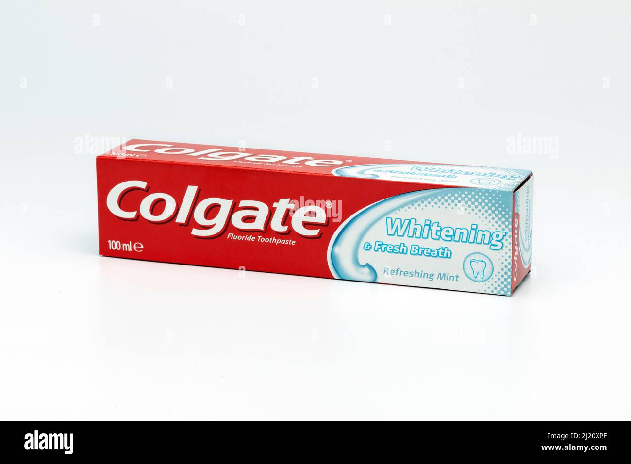 A box of Colgate Whitening Toothpaste Stock Photo - Alamy
