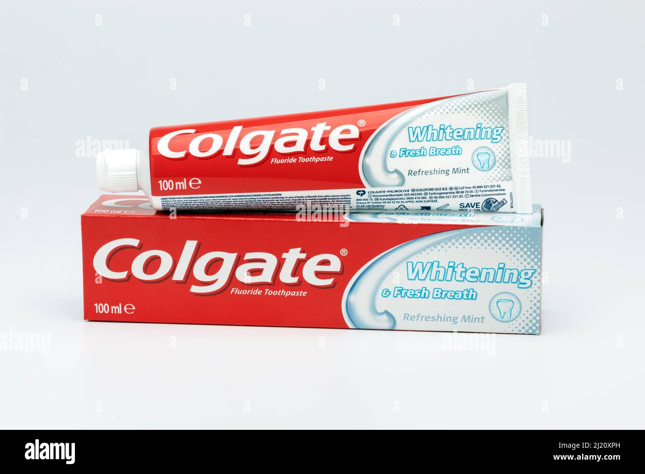 A box and tube of Colgate Whitening Toothpaste Stock Photo - Alamy