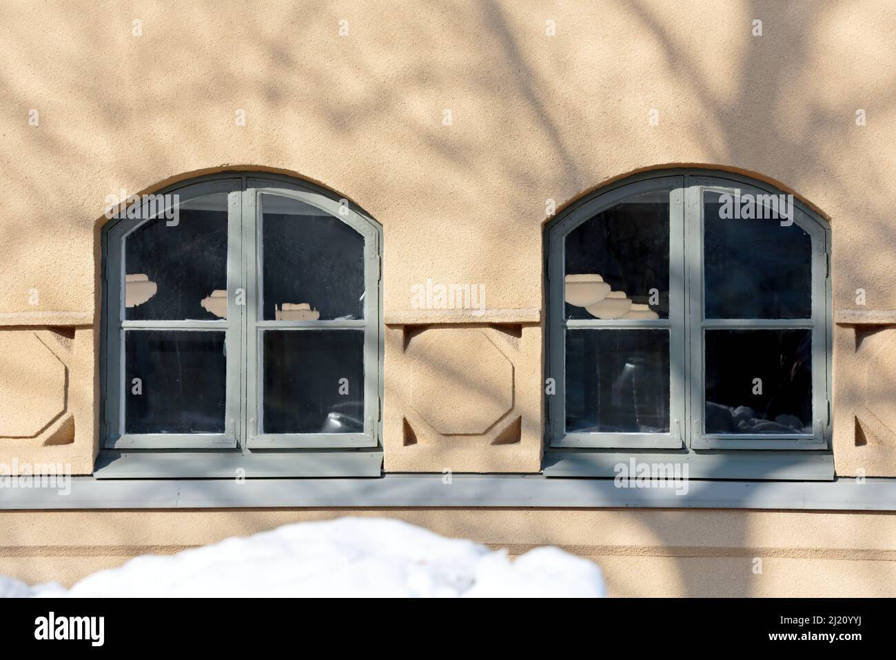 Windows of an old building Stock Photo - Alamy