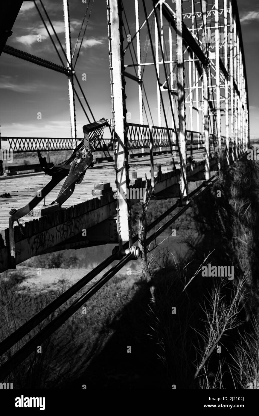 Abandoned old bridge in the desert Stock Photo - Alamy