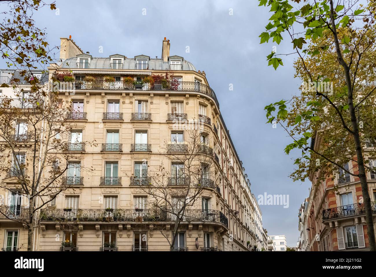 Paris, beautiful buildings, boulevard Voltaire in the 11e district Stock Photo - Alamy