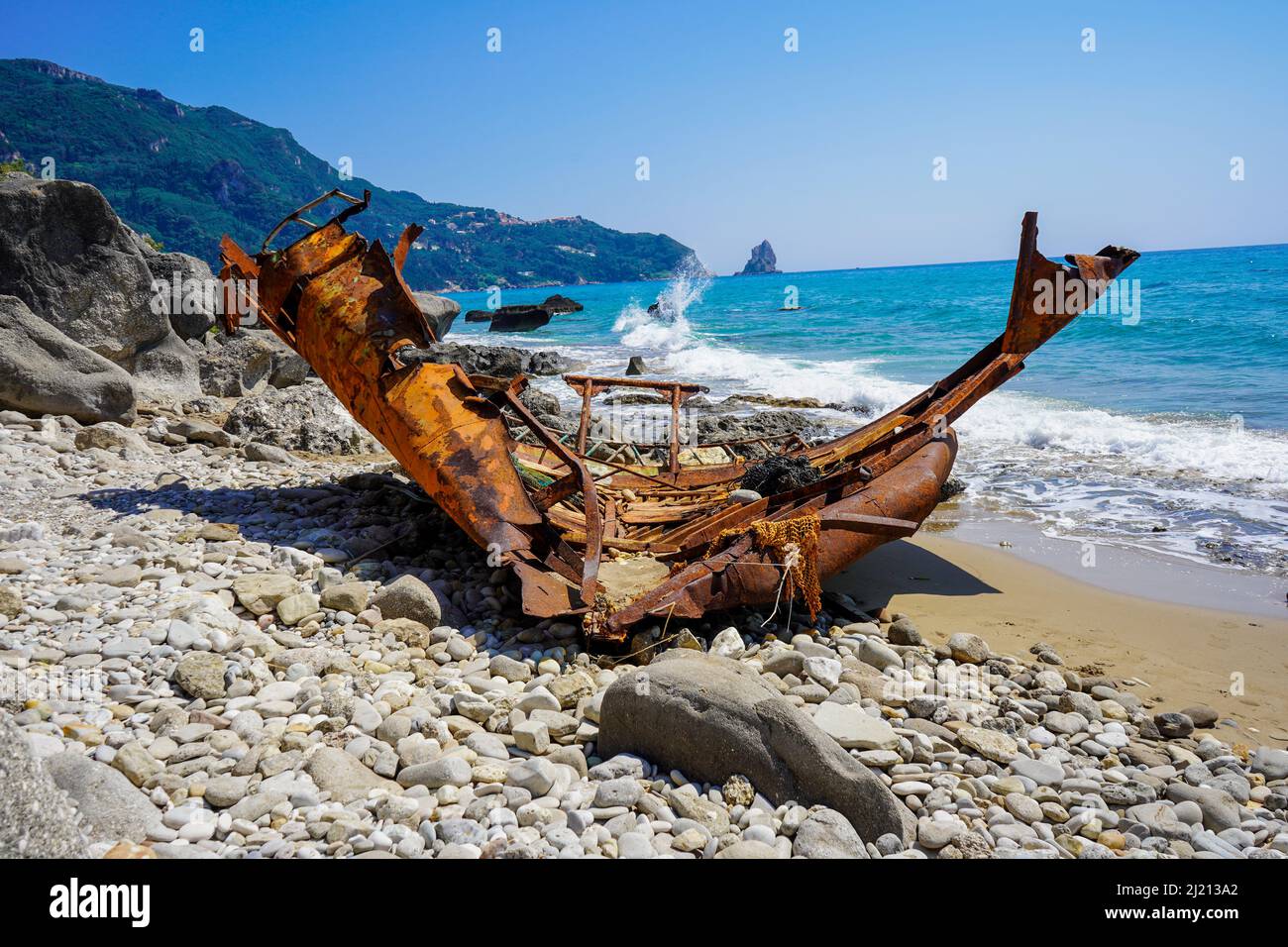 Shipwreck water hi-res stock photography and images - Alamy