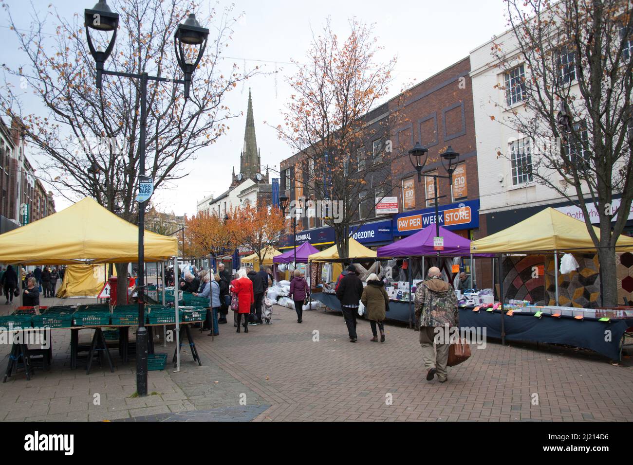 Rotherham town centre market stalls hi-res stock photography and images ...