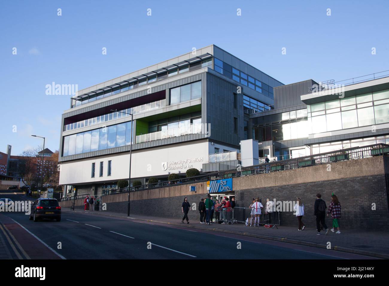 University of sheffield students hi-res stock photography and images ...