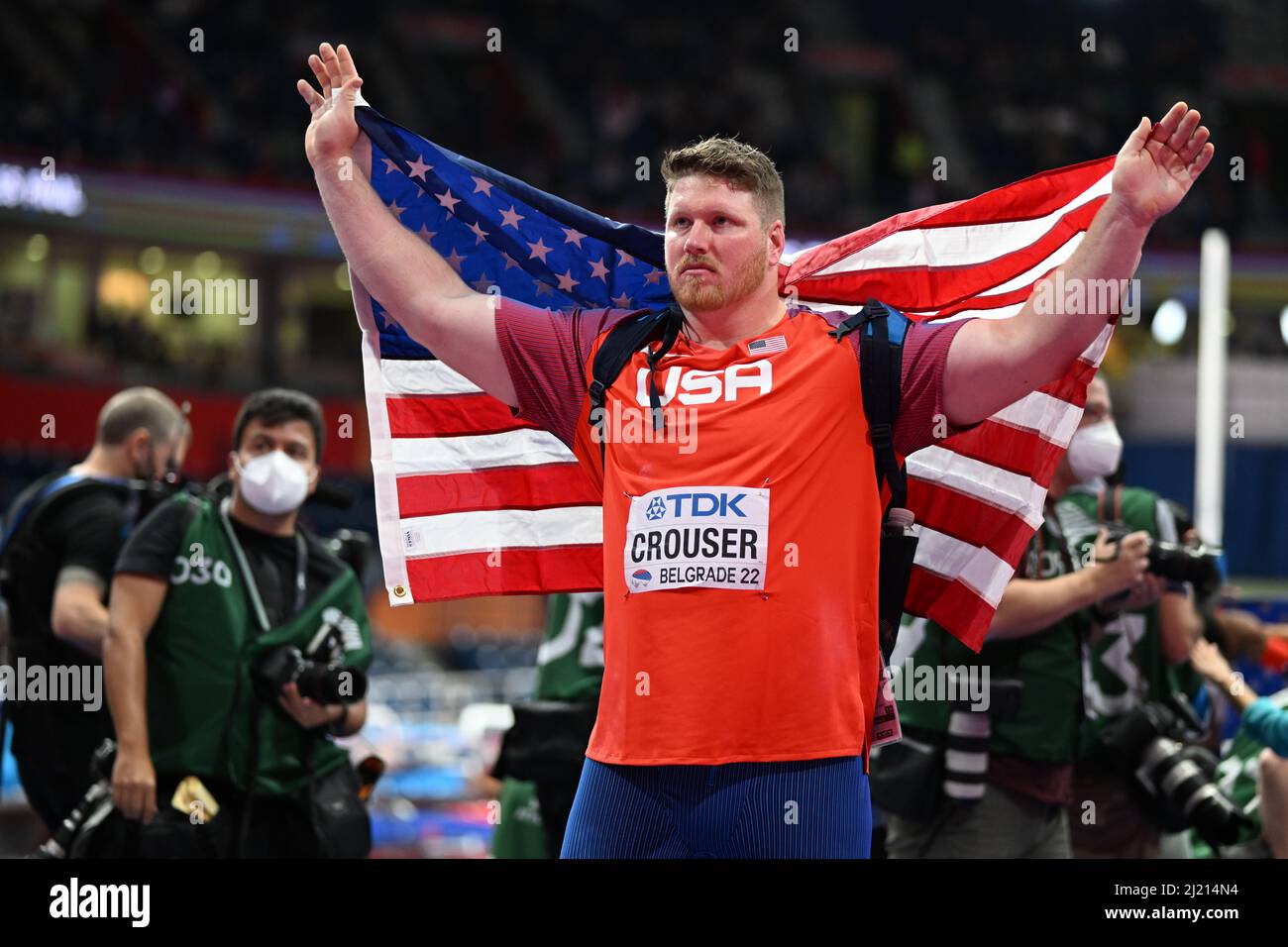 Ryan Crouser celebrating her victory with the USA flag at the Belgrade ...