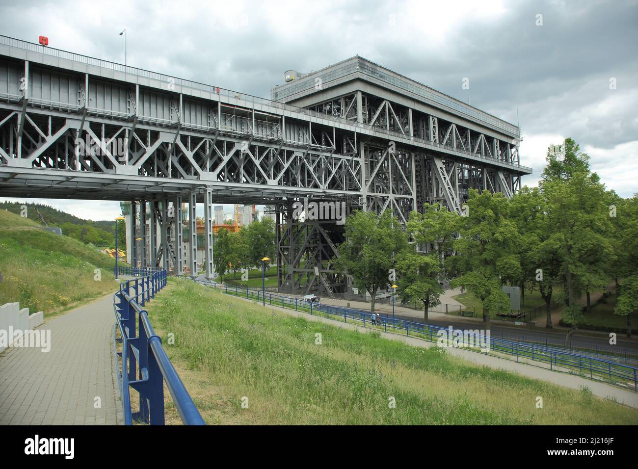 Niederfinow ship lift hi-res stock photography and images - Alamy