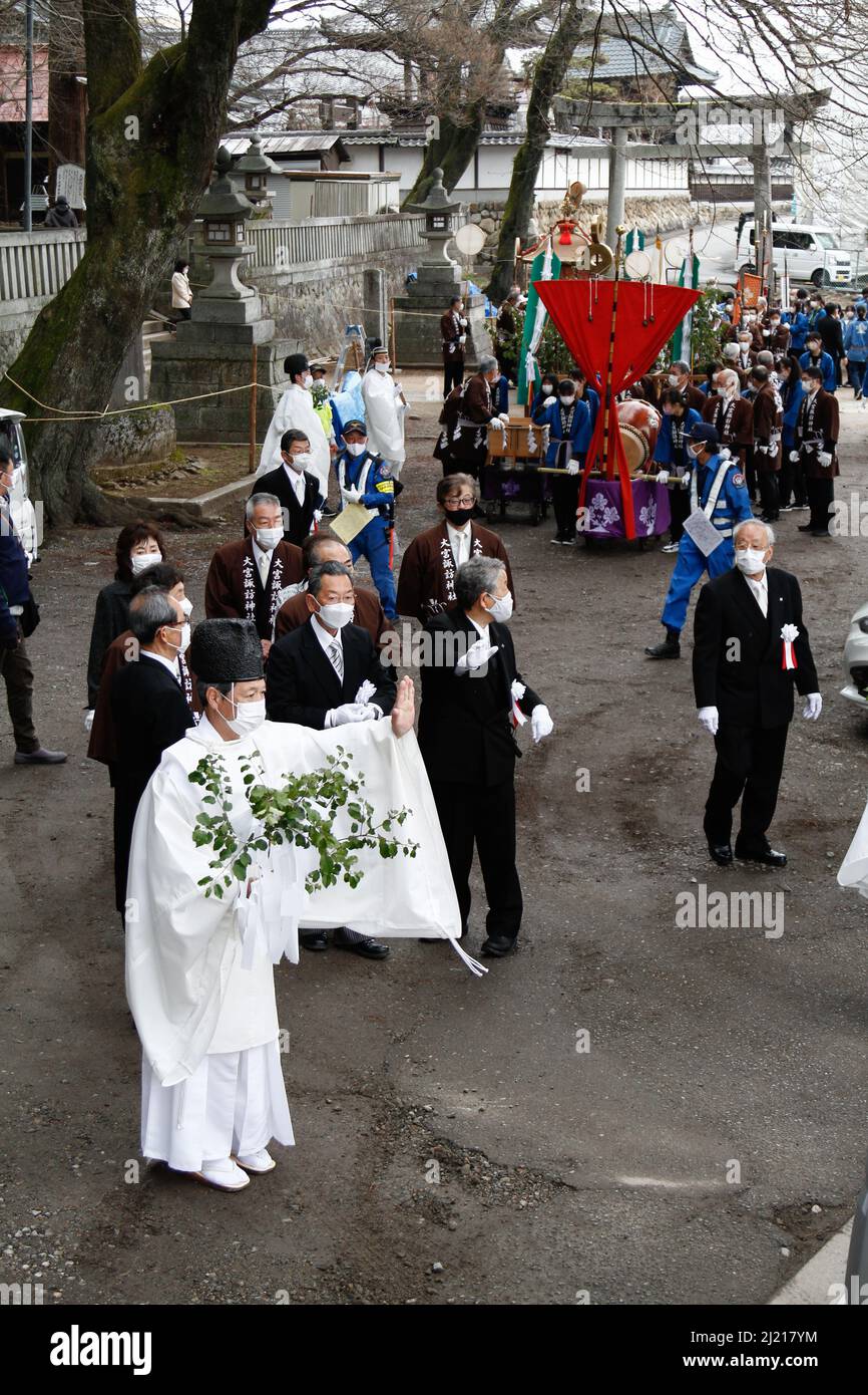 iida, nagano, japan, 2022/24/03, shintoist priests at the beginning of ...