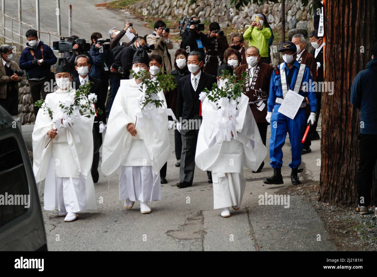 iida, nagano, japan, 2022/24/03, shintoist priests at the beginning of ...