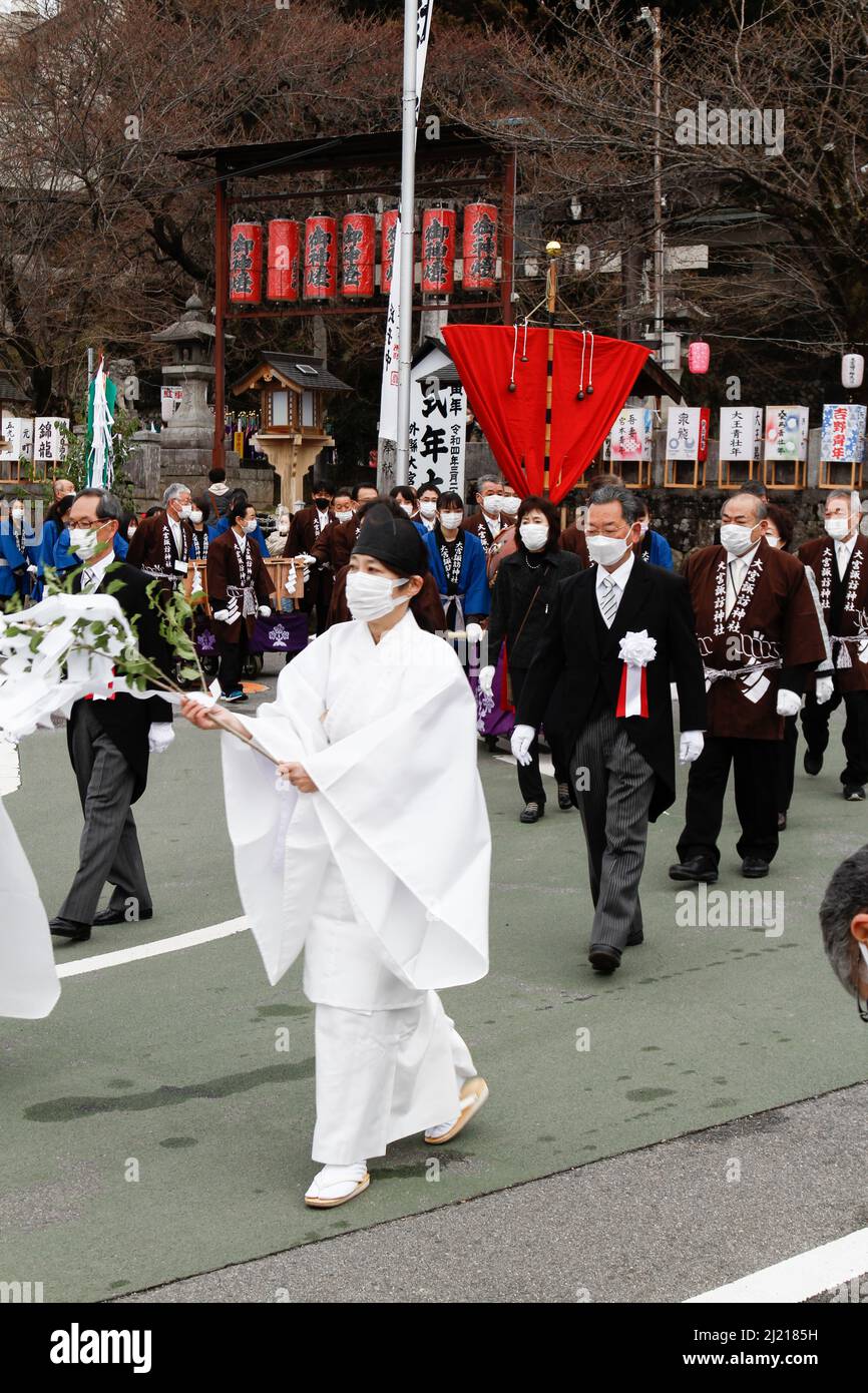 iida, nagano, japan, 2022/24/03, shintoist priests at the beginning of ...