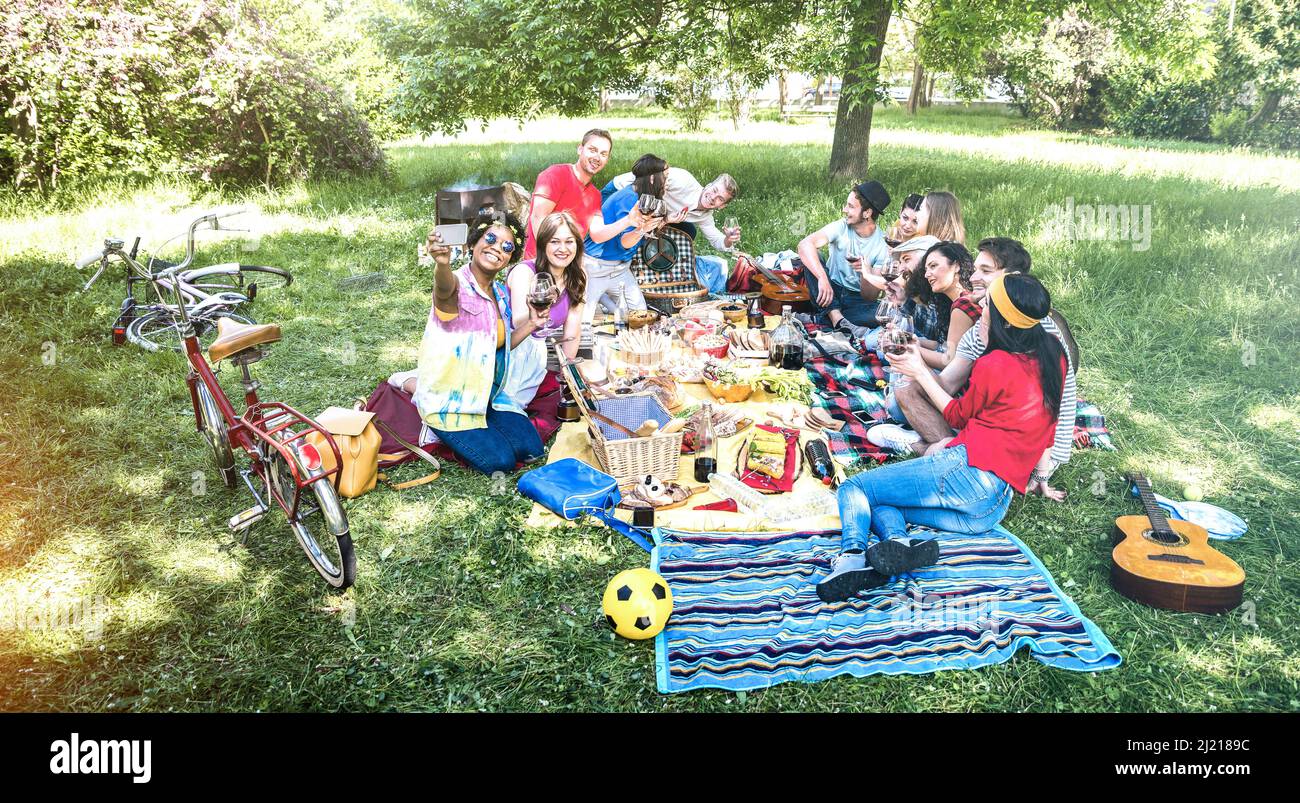 Family fun at outdoor food festival hi-res stock photography and images ...