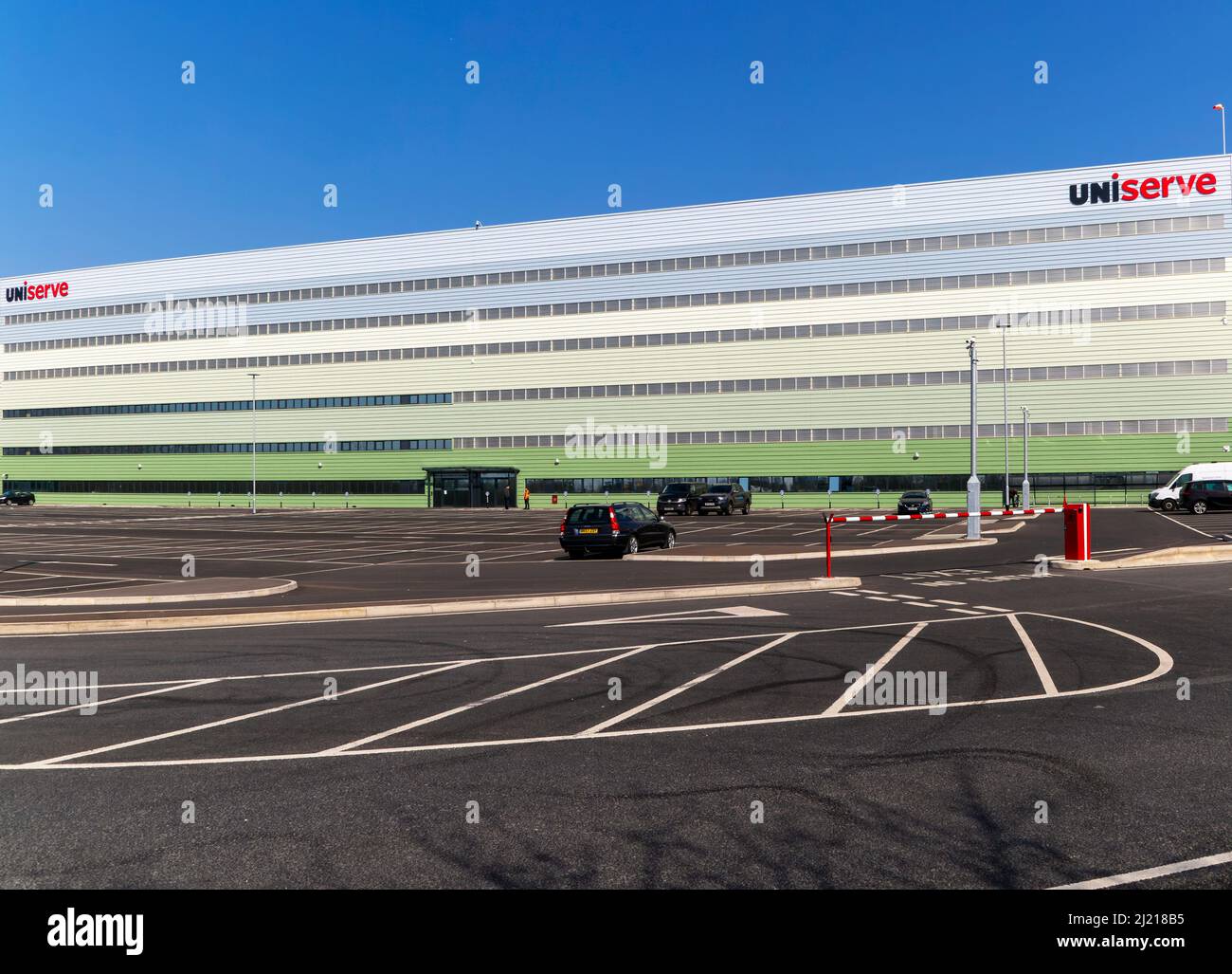 Uniserve Mega Distribution Centre building, Port of Felixstowe, Suffolk ...