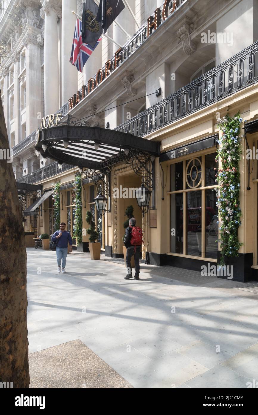 Hilton flag hi-res stock photography and images - Alamy