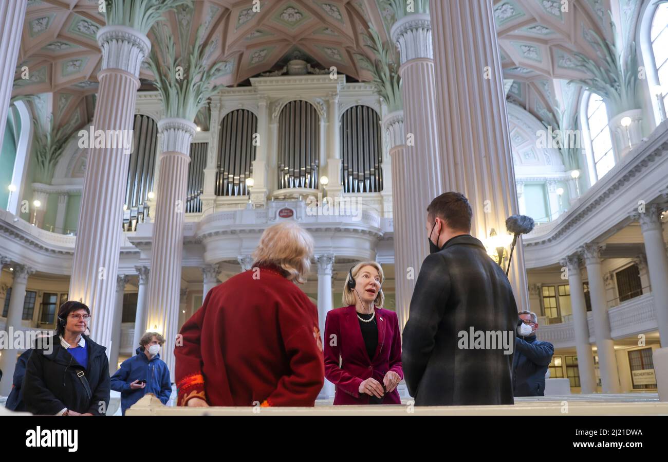Leipzig, Germany. 29th Mar, 2022. Amy Gutmann (2nd from right), new U.S ...