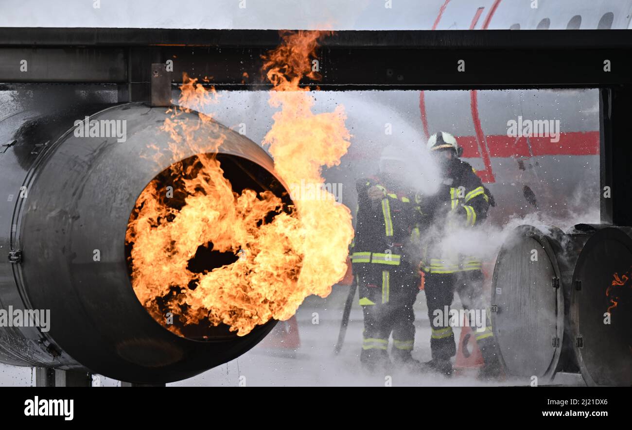 Fire simulator hi-res stock photography and images - Alamy