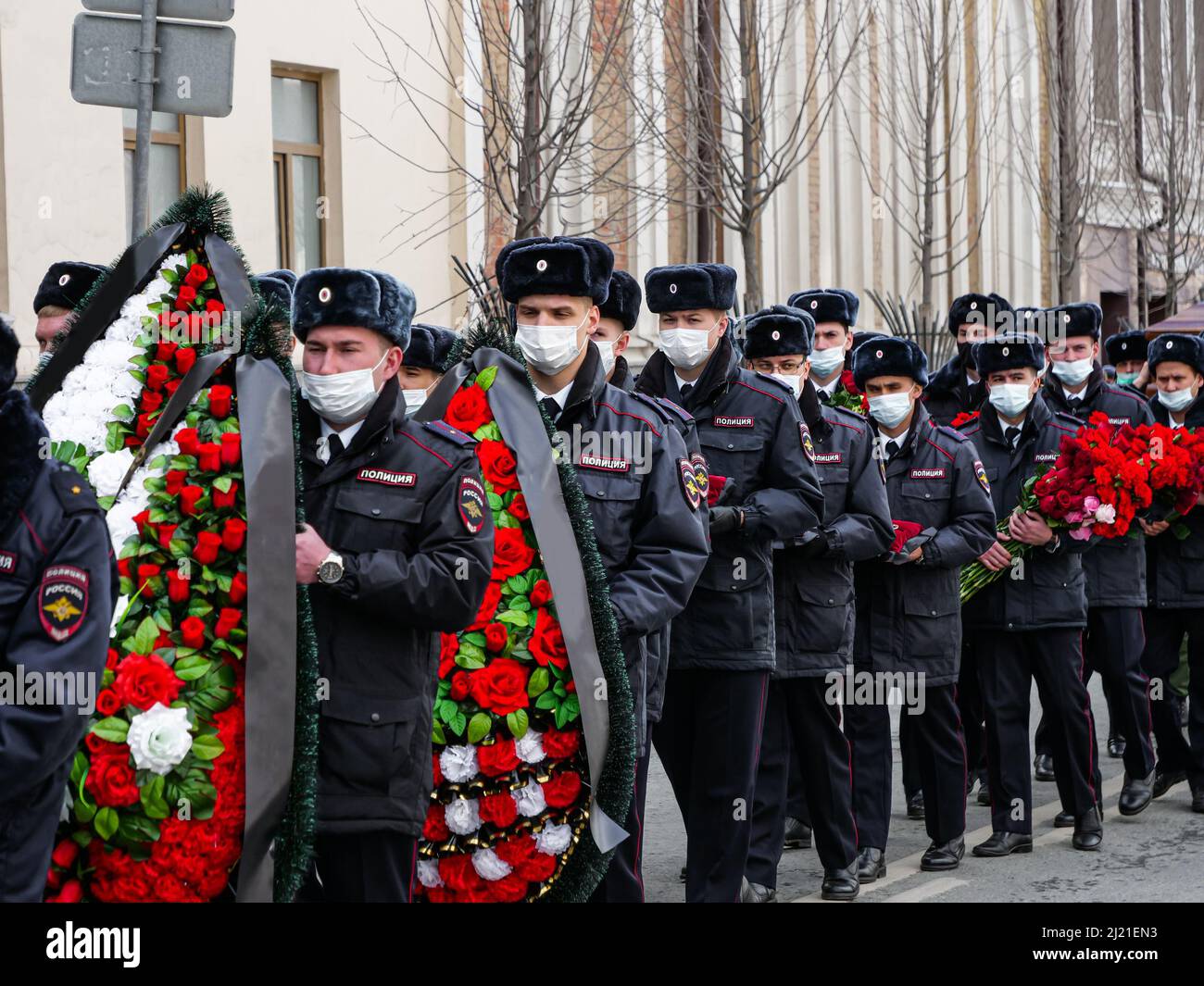 Kazan, Russia. 2022, 10 March. A line of police officers with mourning ...