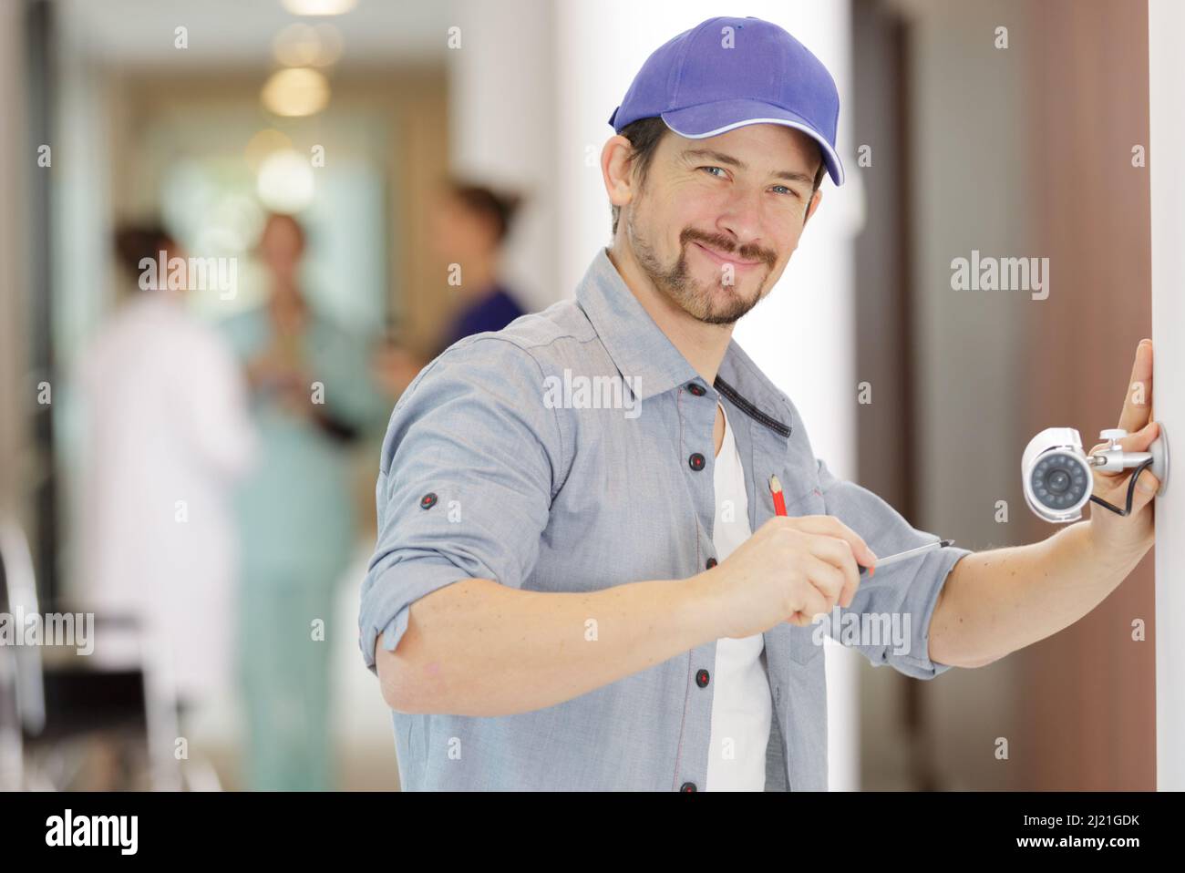 Close up male cctv technician hi-res stock photography and images - Alamy