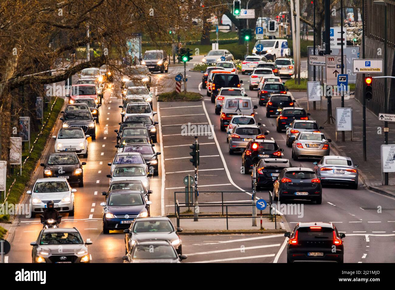 Car traffic rush hour pollution hi-res stock photography and images - Alamy