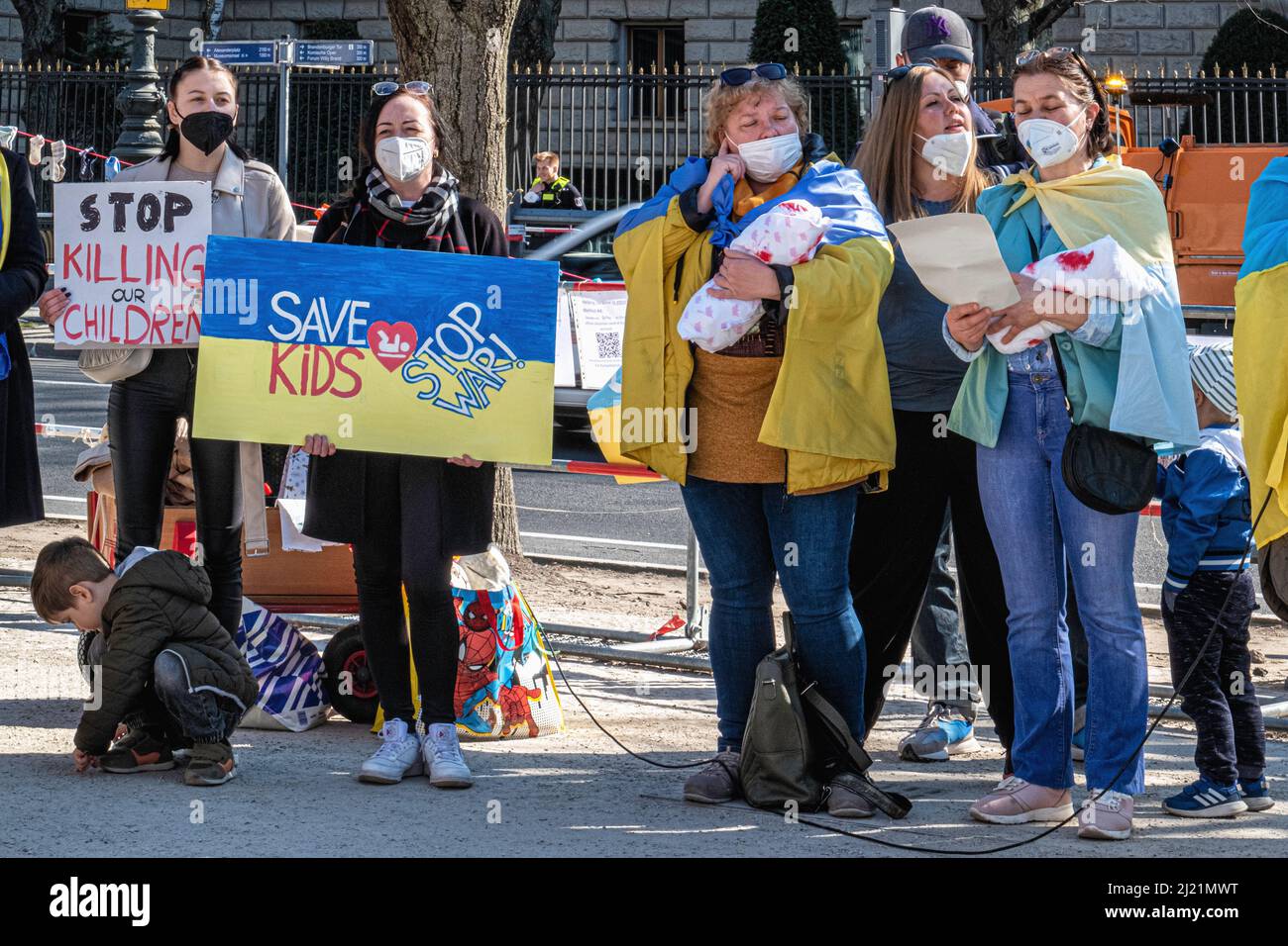 Dead babies hi-res stock photography and images - Alamy