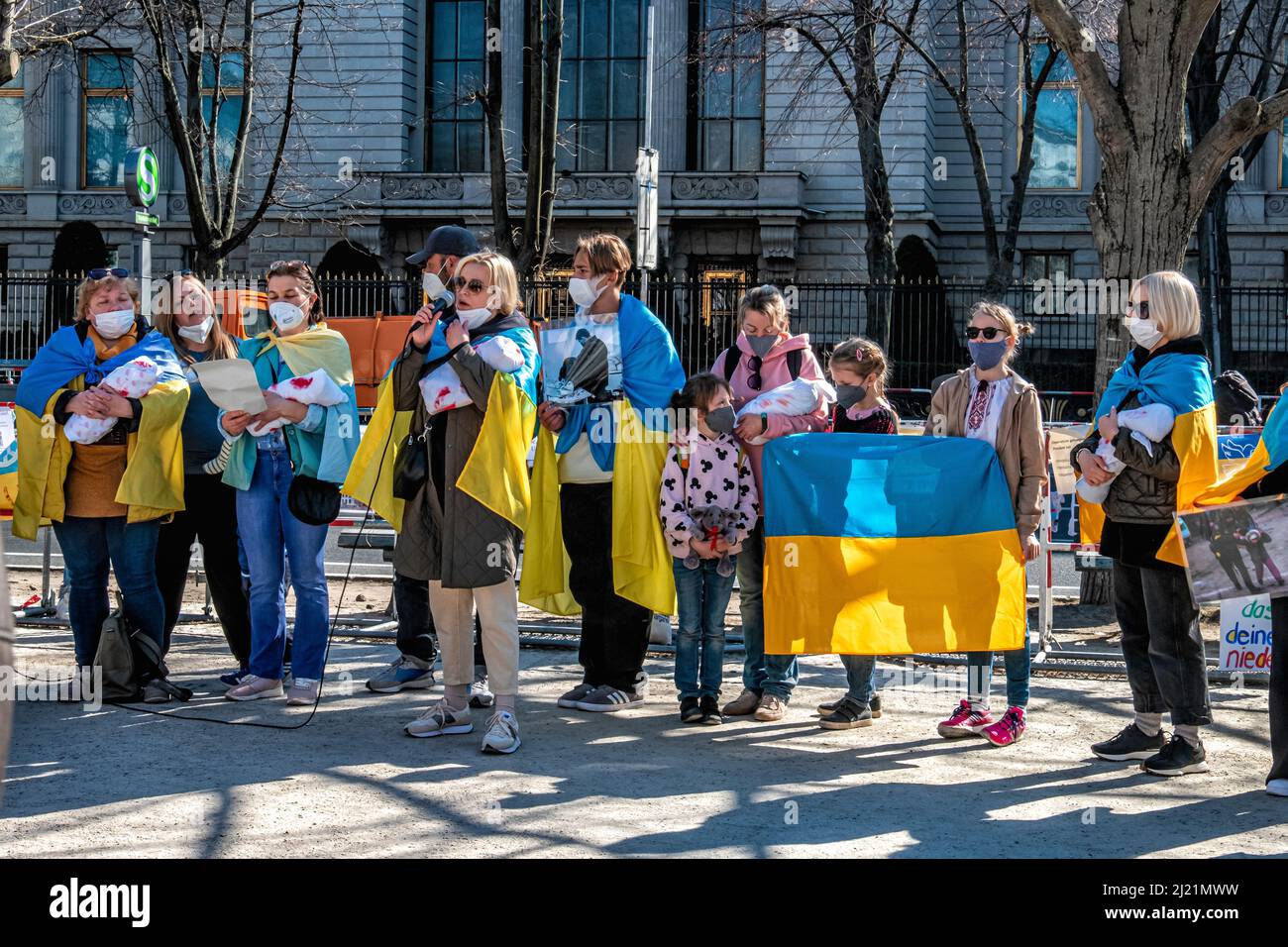 Dead babies hi-res stock photography and images - Alamy