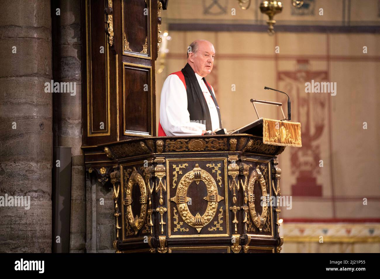 The Dean of Windsor David Conner reads a tribute during a Service of ...