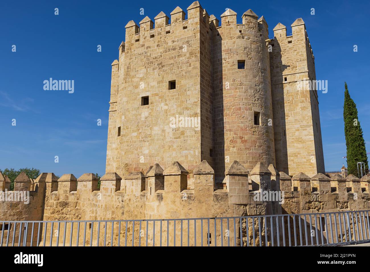 View of the Calahorra tower at the southern end of the Roman Bridge in ...