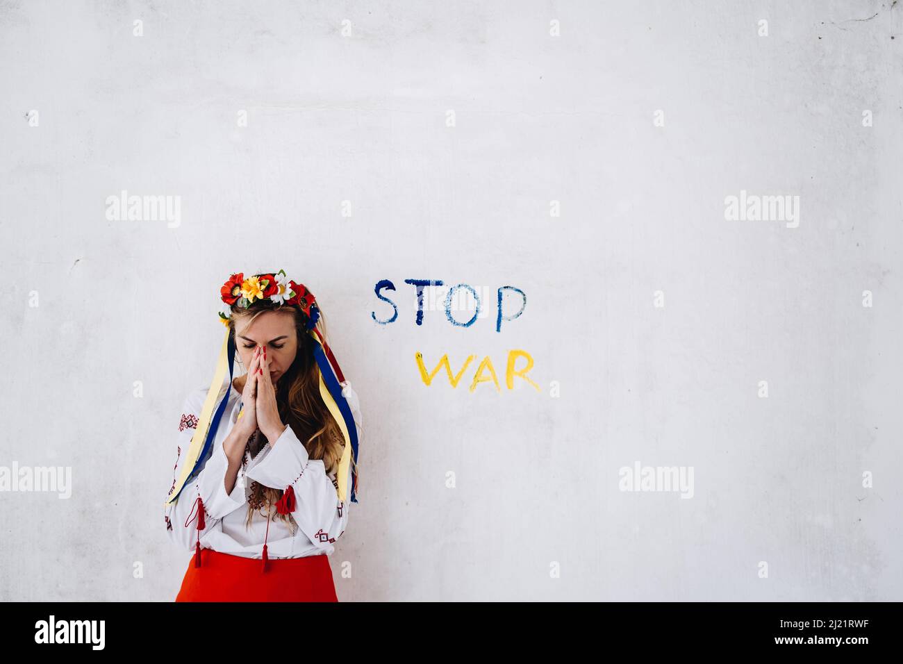 Ukrainian girl sad crying war in Ukraine. Stop war Stock Photo - Alamy