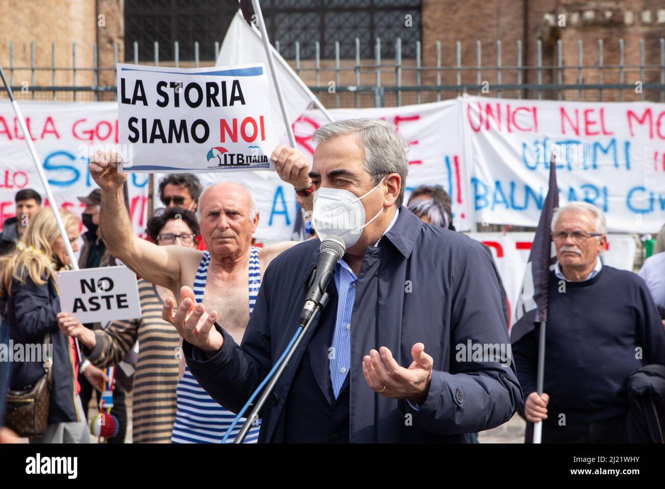 Italian seaside entrepreneurs hi-res stock photography and images - Alamy