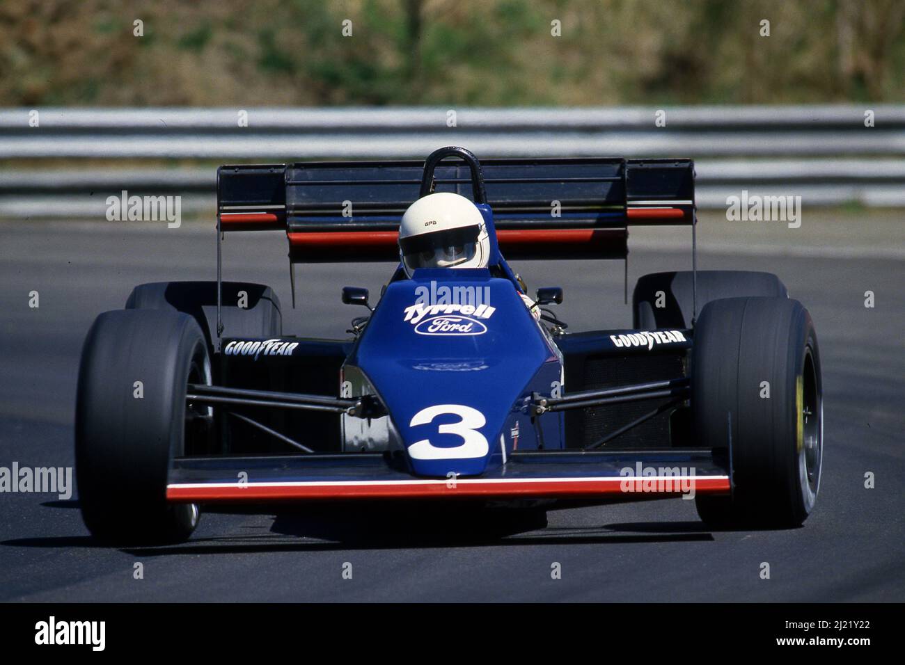 Martin Brundle (GBR) Tyrrell 012 Ford Cosworth Stock Photo - Alamy