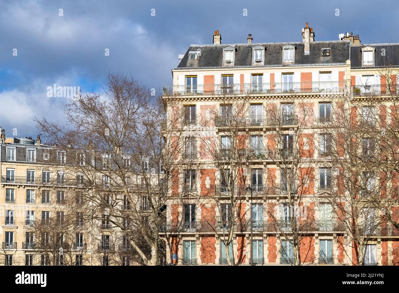 Paris, beautiful buildings rue Saint-Jacques in the 14e arrondissement ...