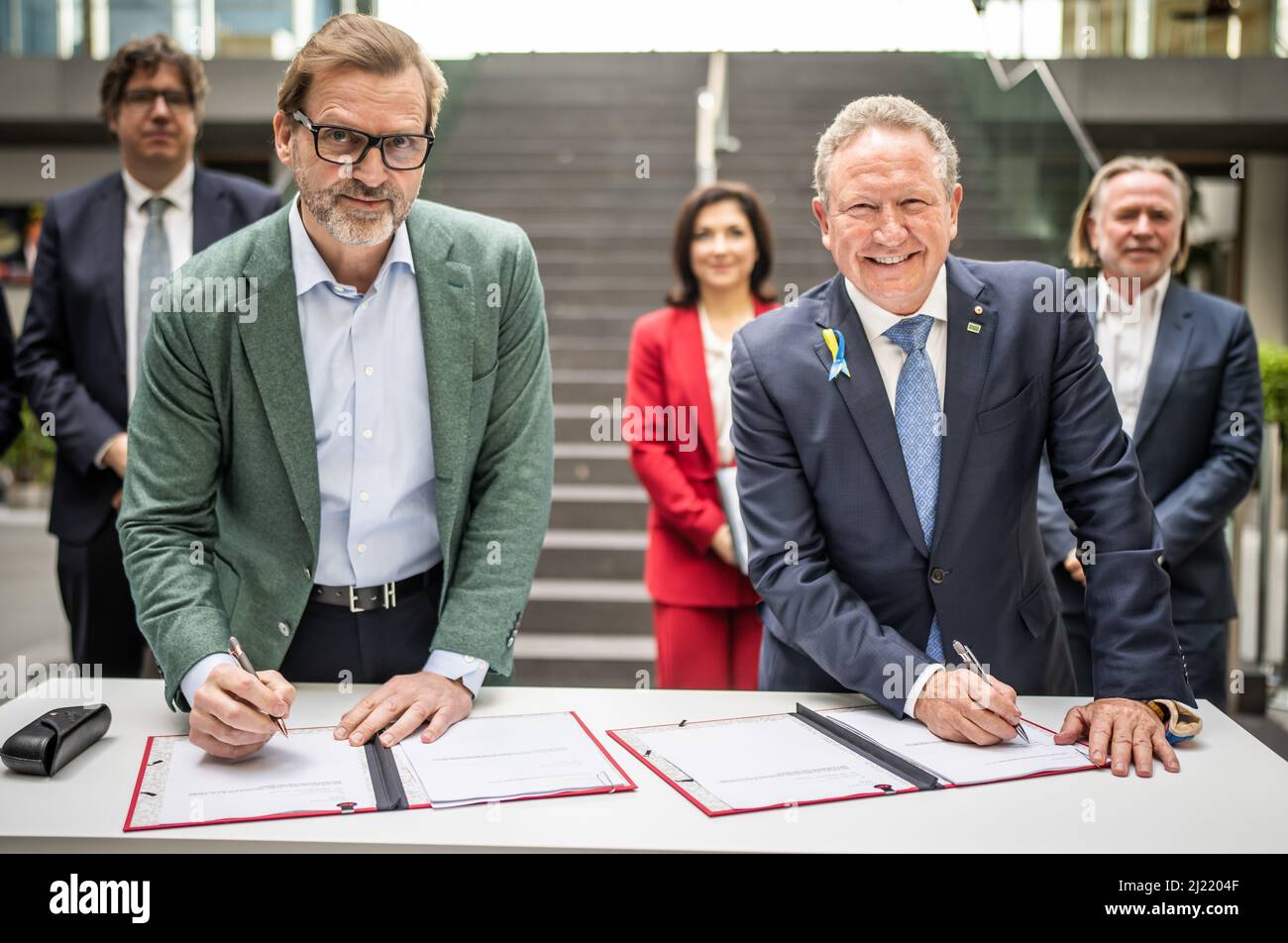 Green hydrogen australia hi-res stock photography and images - Alamy