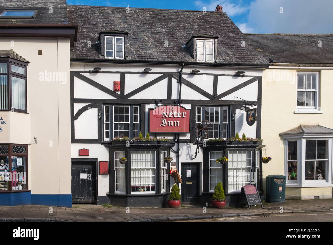 Modbury pub hi-res stock photography and images - Alamy