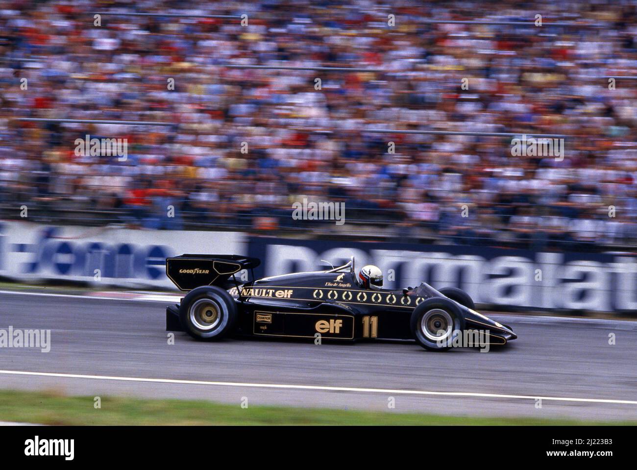 Elio de Angelis (ITA) Lotus 95T Renault Stock Photo - Alamy