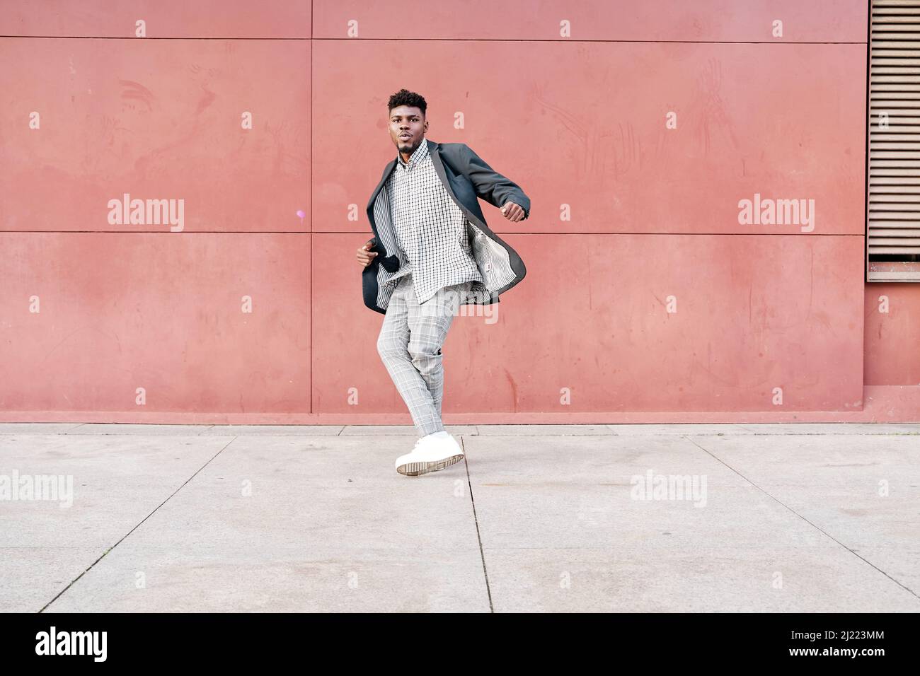 Man dancing outdoors hi-res stock photography and images - Alamy