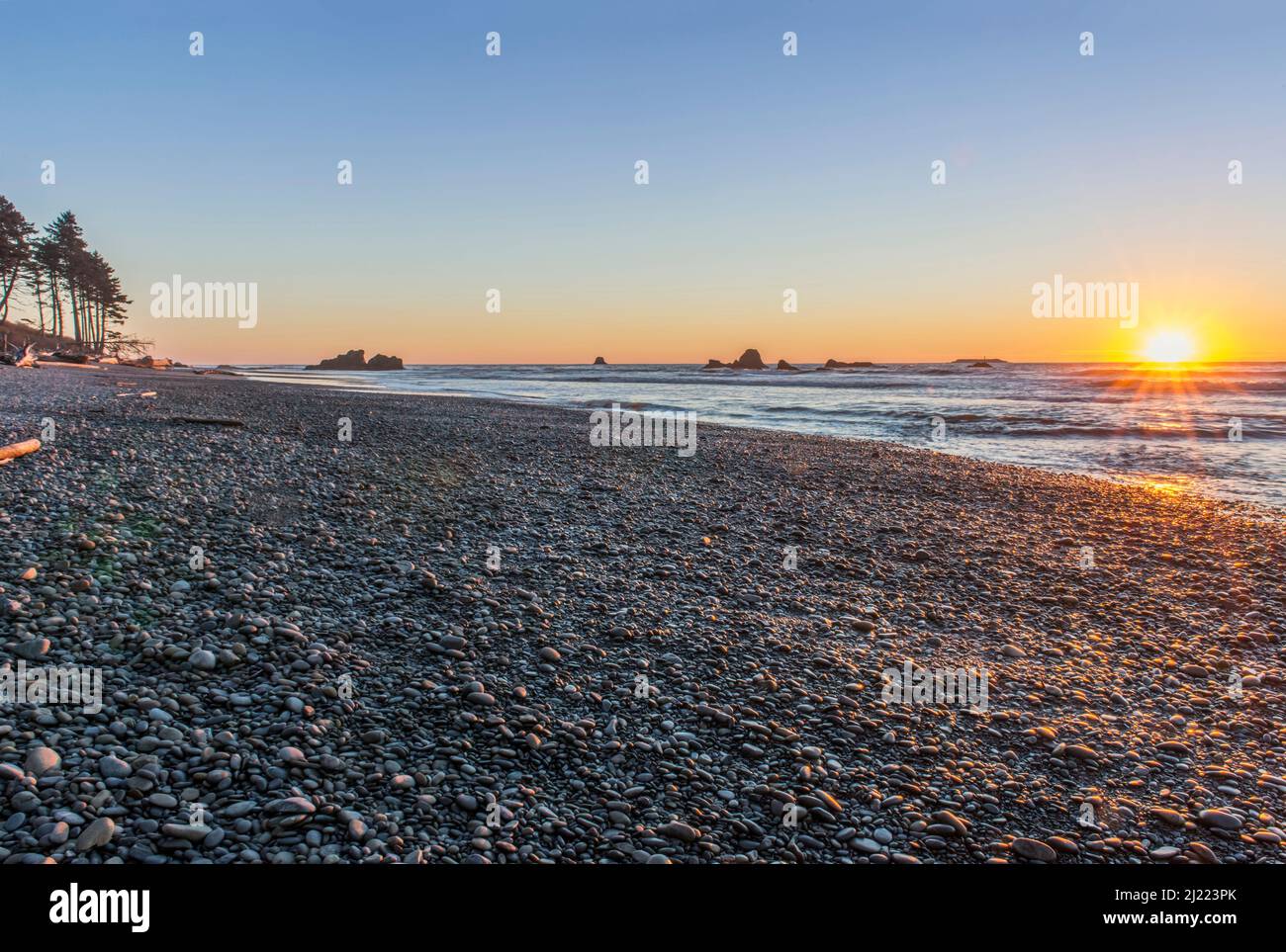 Ruby Beach in Olympic National Park with sun setting over ocean Stock ...
