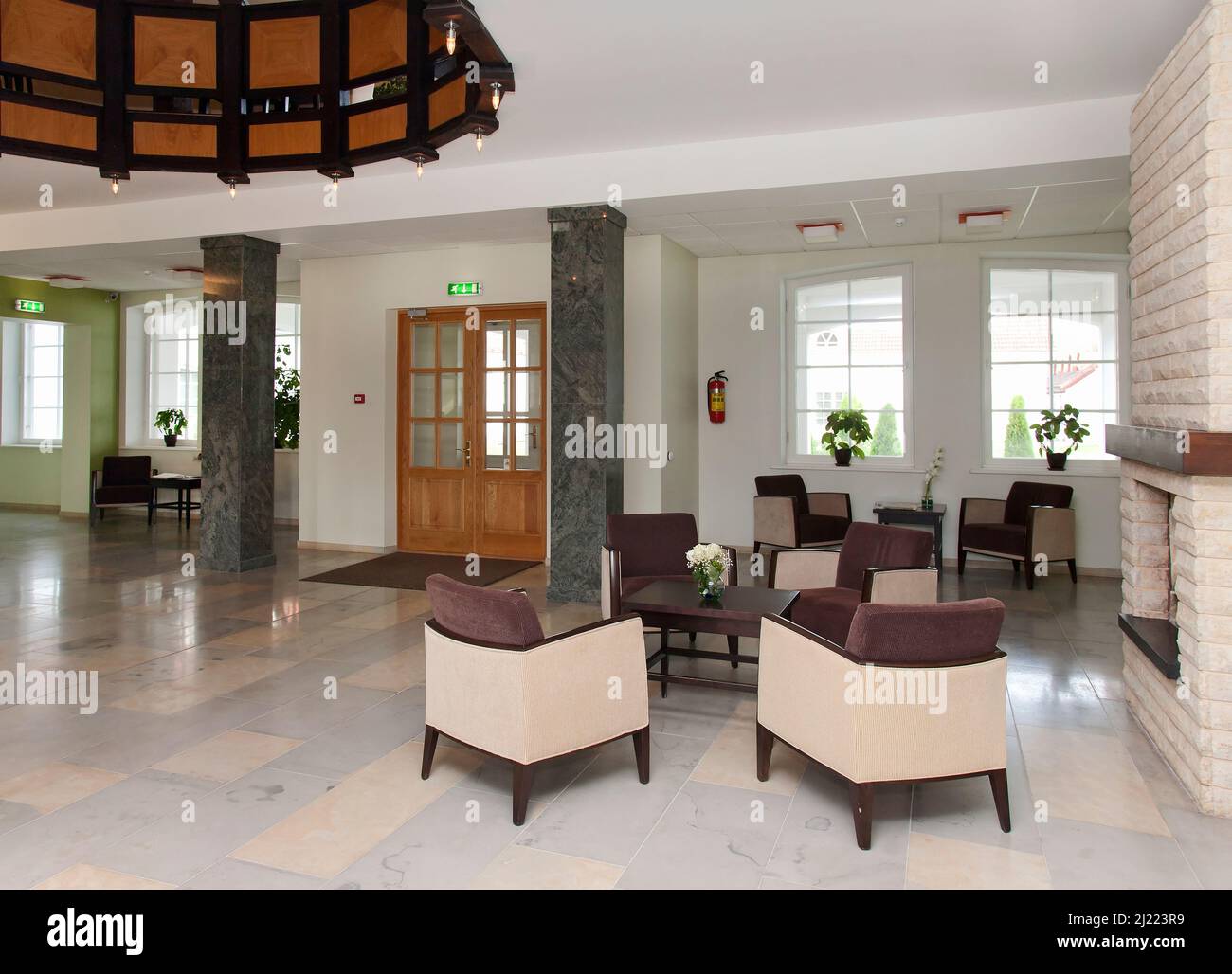 Tiled pillars hi-res stock photography and images - Alamy