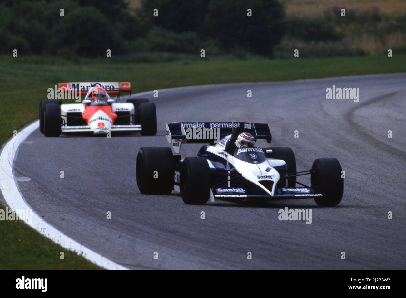 Nelson Piquet (BRA) Brabham BT53 Bmw 2nd position leads Niki Lauda (AUT ...