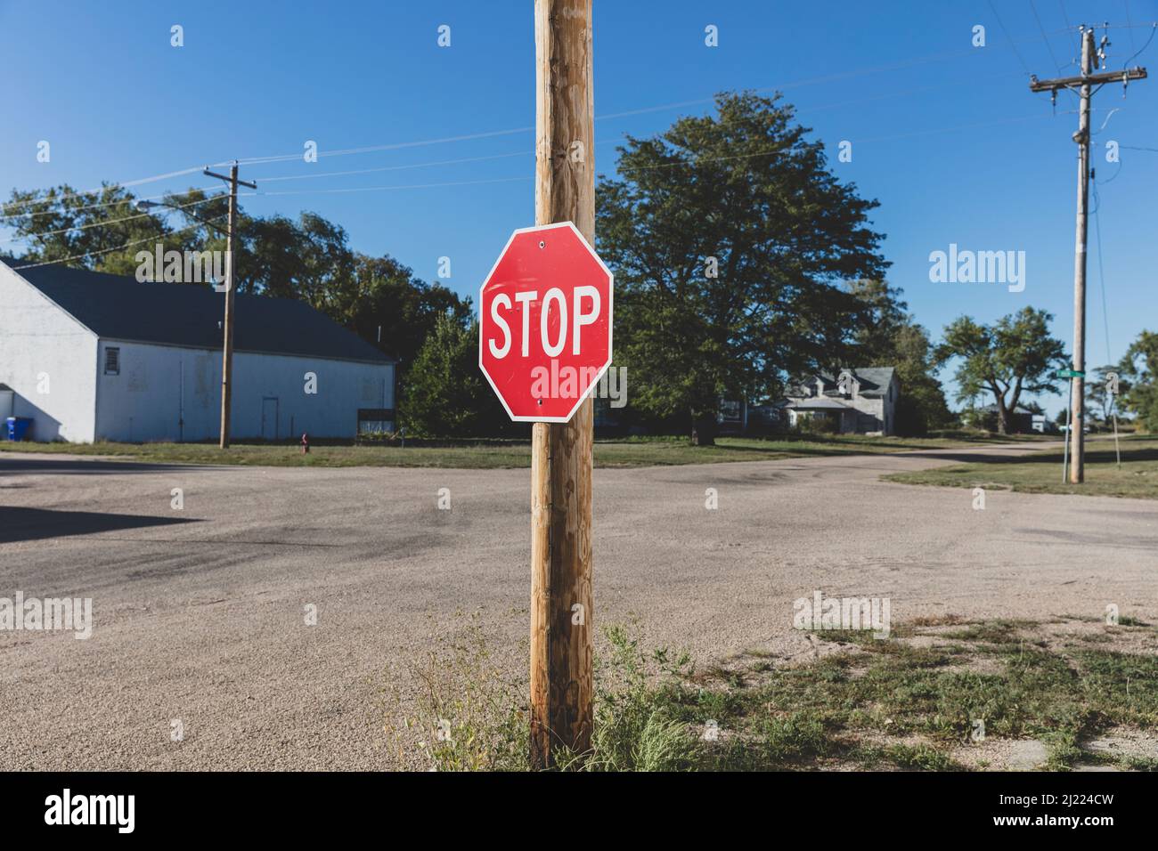 Stop sign empty road usa hi-res stock photography and images - Alamy