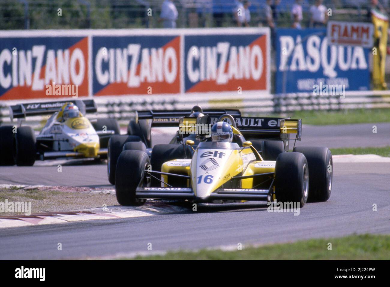 Derek Warwick (GBR) Renault RE50 Stock Photo - Alamy