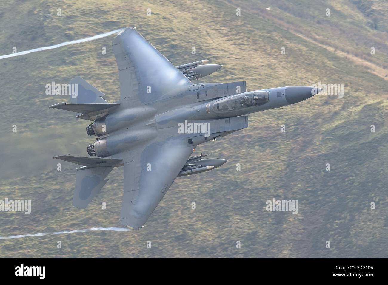 Usaf f 15 mach loop hi-res stock photography and images - Alamy