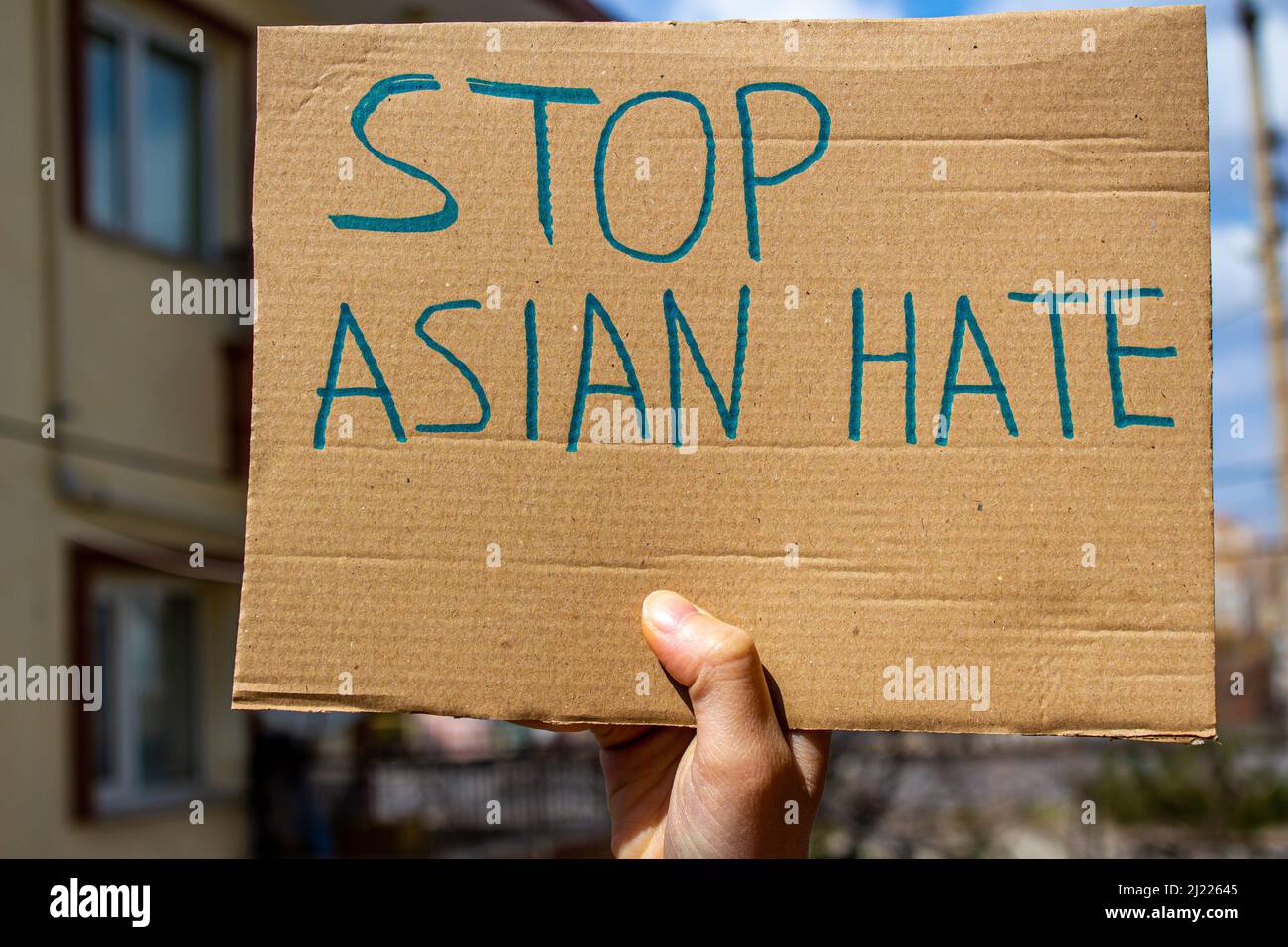 Woman protest placard protesting hi-res stock photography and images ...