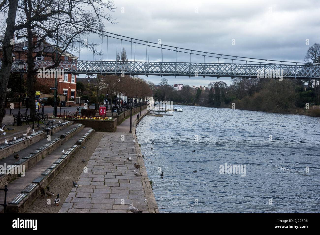 River Dee meanders its way through the historic city of Chester Stock ...