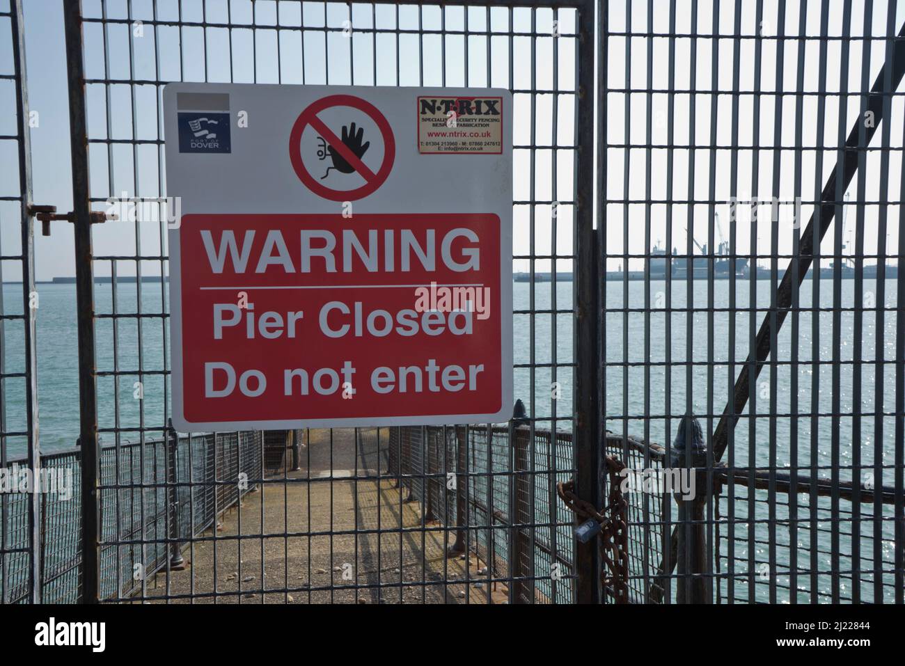 Dover promenade hi-res stock photography and images - Alamy