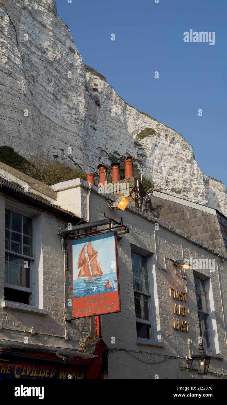 Dover england pub hi-res stock photography and images - Alamy