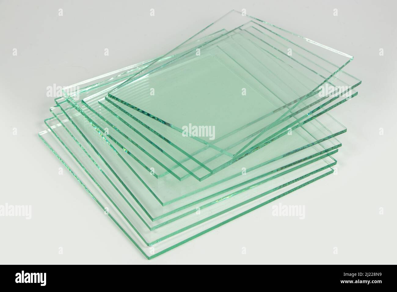 Sheets of Factory manufacturing tempered clear float glass panels cut ...