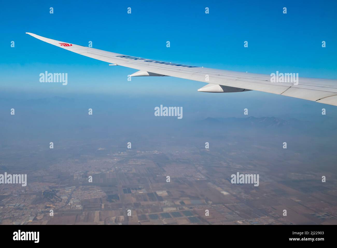 Bird flying aerial view china hi-res stock photography and images - Alamy